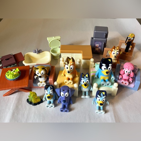 moose toys | Toys | Bluey Assorted Figures Accessories Lot Moose ...